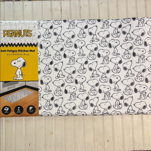 Peanuts | Accents | Peanuts Snoopy Black And White Anti Fatigue Kitchen ...